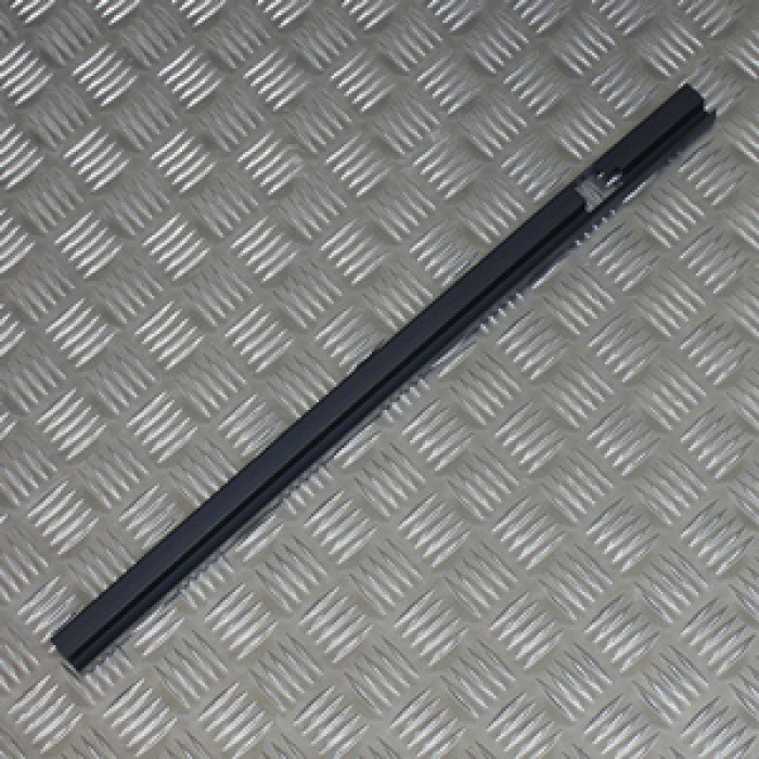 BFG710040-Filler-Body-Front-Panel | Landroverparts.it